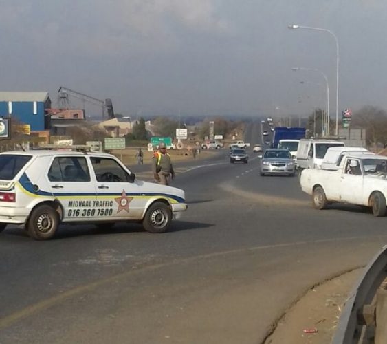 Protesters block R59 highway in Meyerton | The Citizen