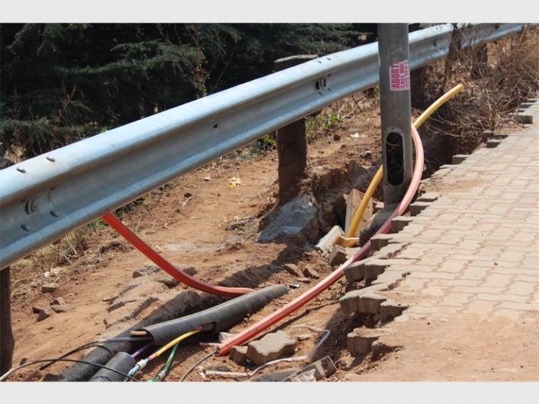 Three Gauteng metros lose R1m a day to cable theft | The Citizen