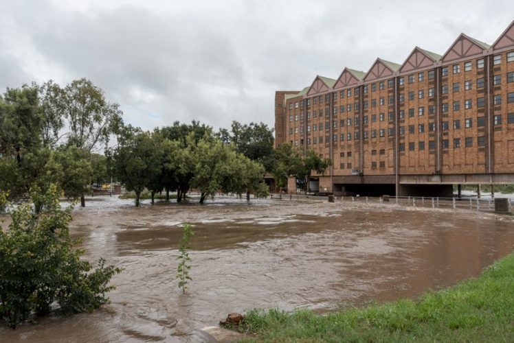 Heavy rain soaks Gauteng in chaos | The Citizen