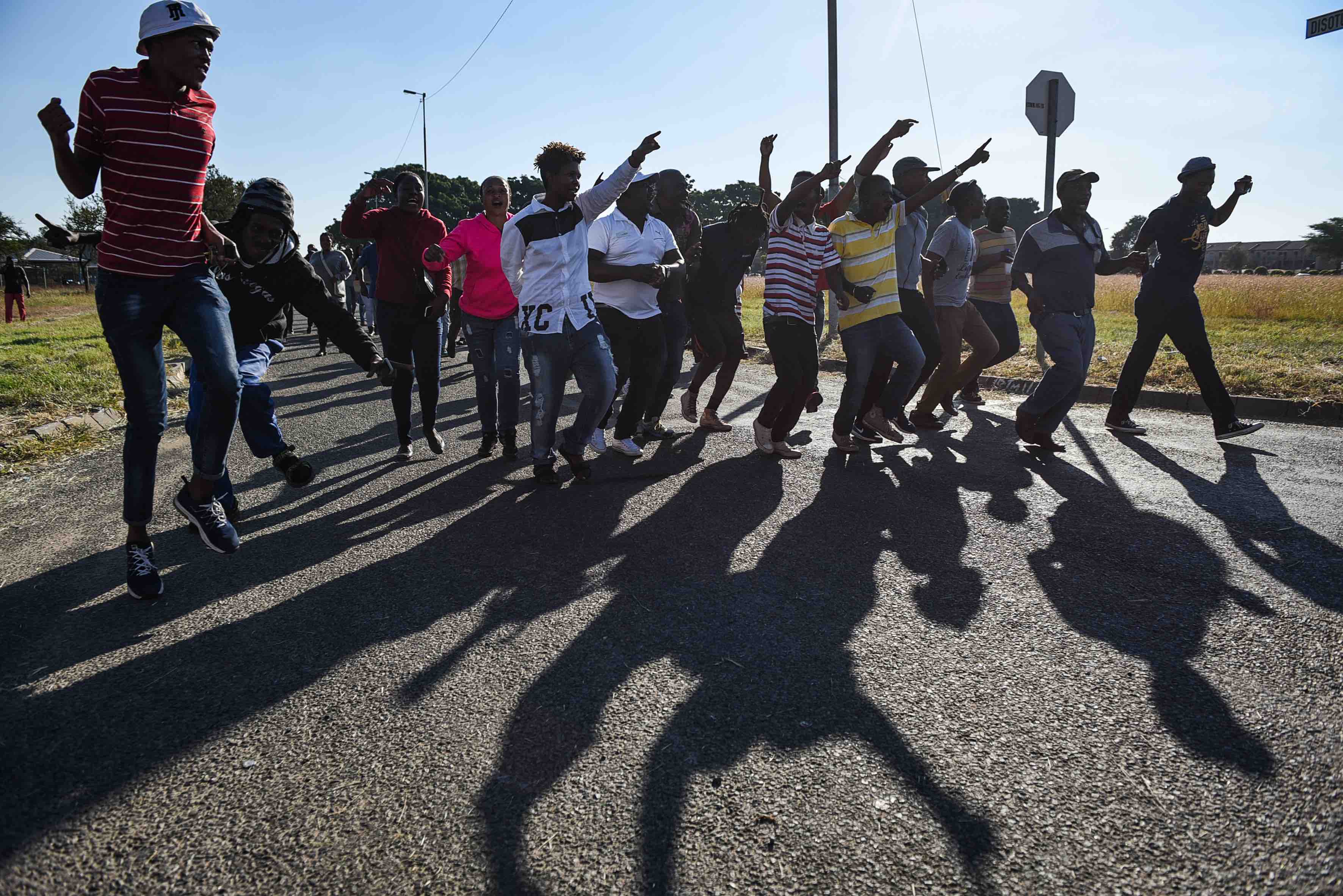 Fake SMS causes thousands to show up demanding work from Msimanga | The ...