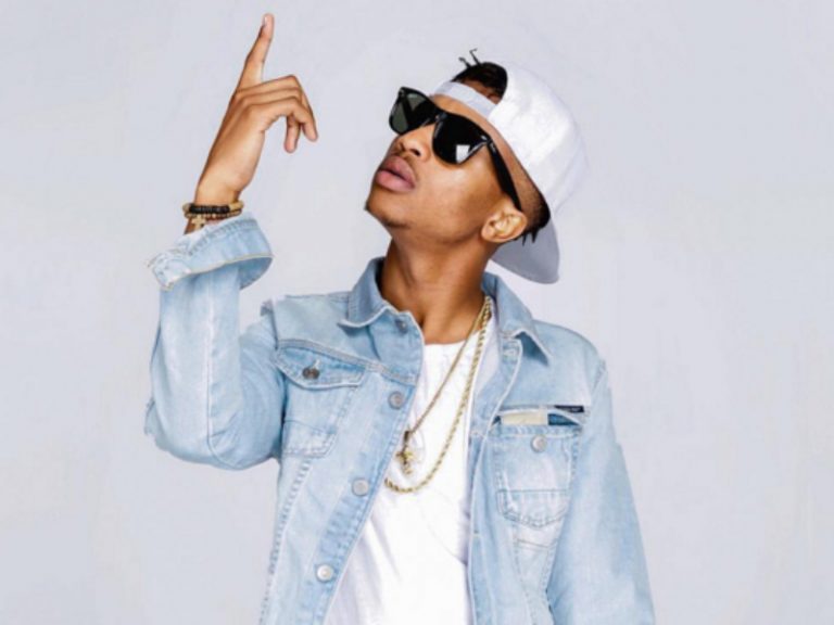 Concern for Emtee as rapper spaces out on stage | The Citizen
