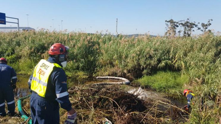 Defective Sasol tank farm pipeline leaks into KZN's Isipingo N2 canal ...