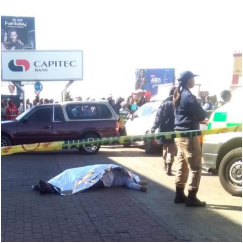 'Robber' wrestles man outside Capitec in Soweto, gets strangled to ...