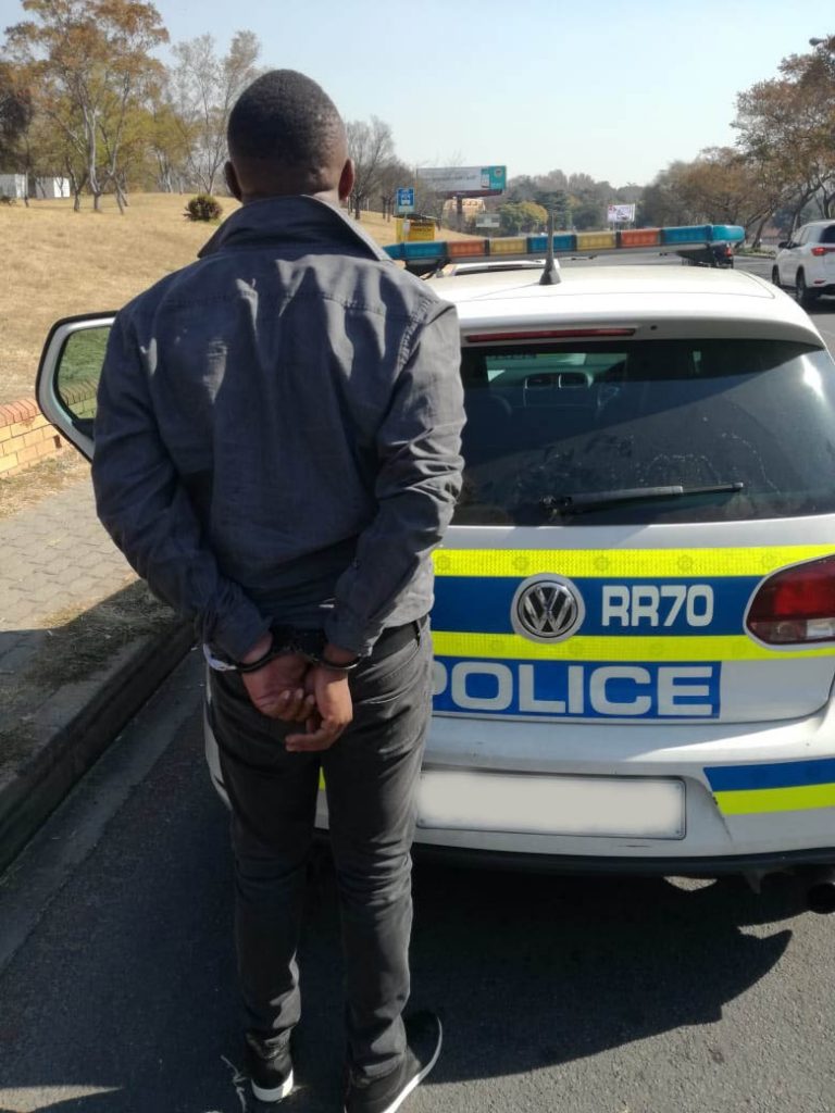 UPDATE: Three suspects cuffed, one still at large after Sandton Drive ...