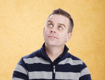 Review: Warren Robertson is 'D(e)ad Inside' | The Citizen