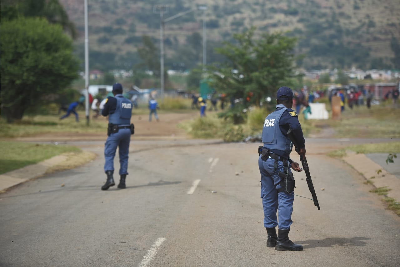 WATCH: Chaos in Pretoria as crowds amp up Tshwane shutdown | The Citizen