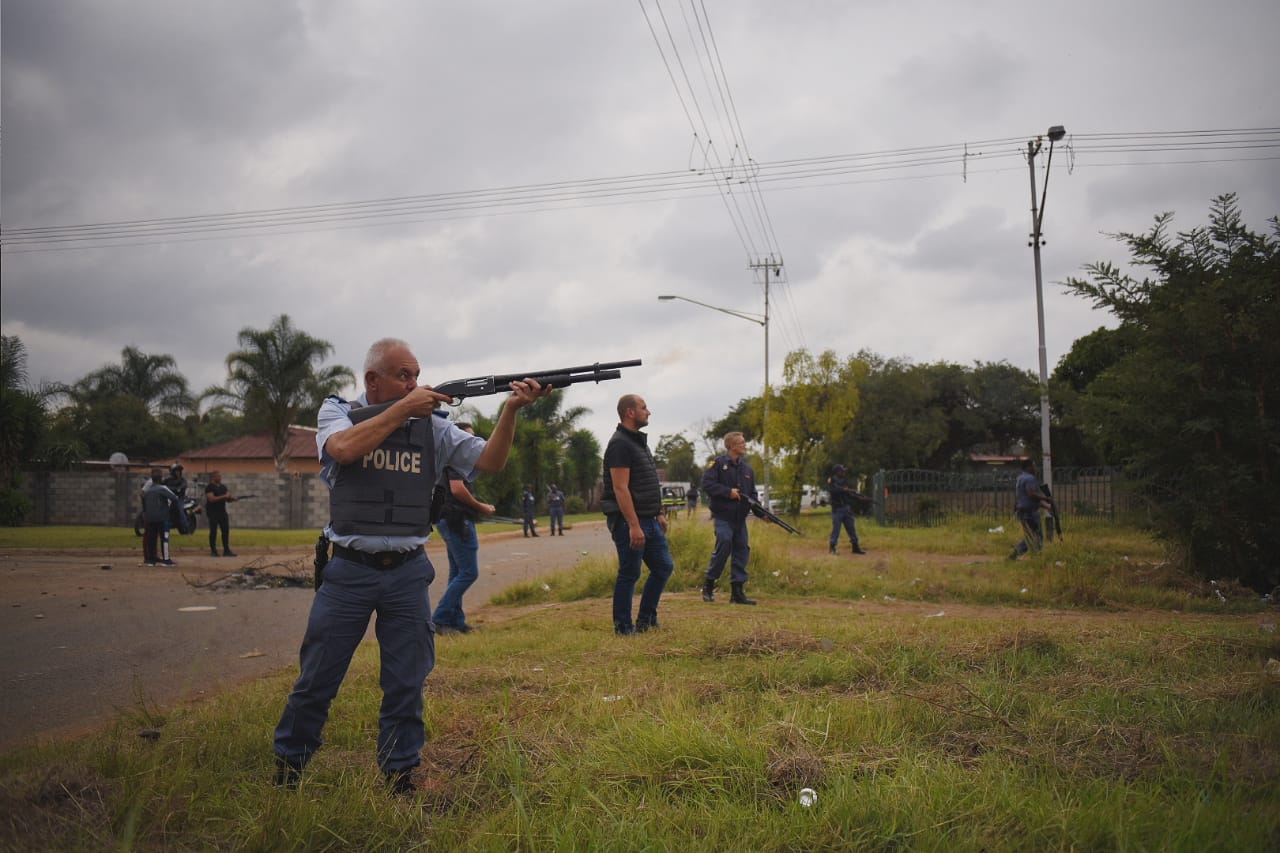 WATCH: Chaos in Pretoria as crowds amp up Tshwane shutdown | The Citizen