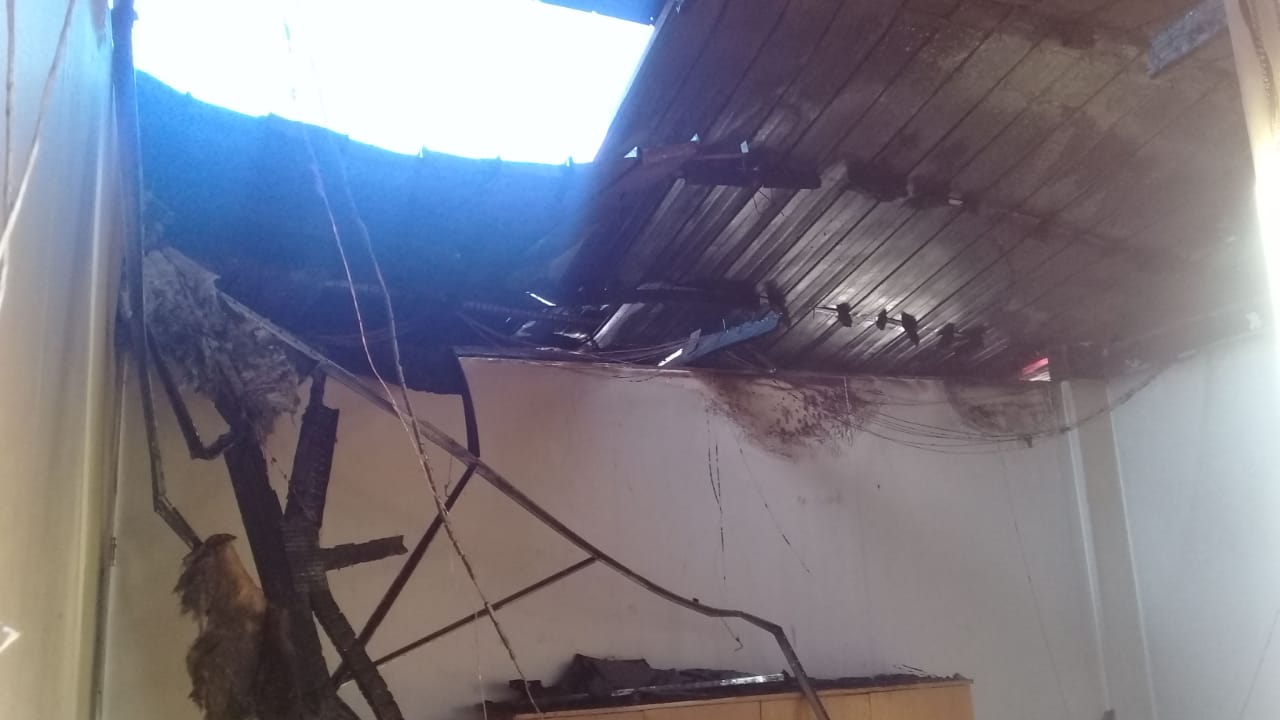 Saambou Sentrum building roof collapses in fire | The Citizen