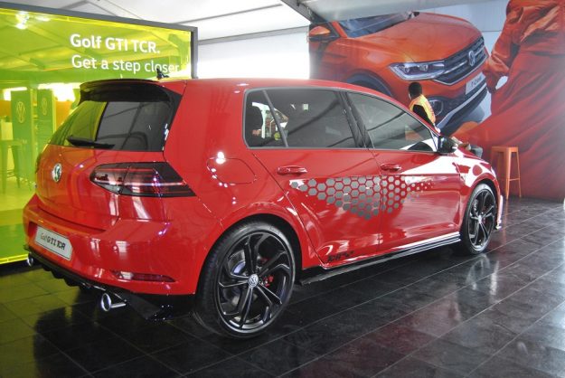 Powered-up Volkswagen Golf GTI TCR debuts at Festival of Motoring | The ...