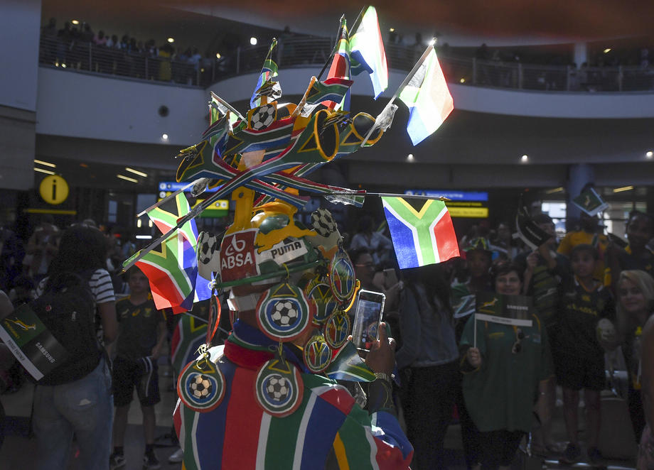 They're back! Screaming, singing and dancing as Springboks return | The ...