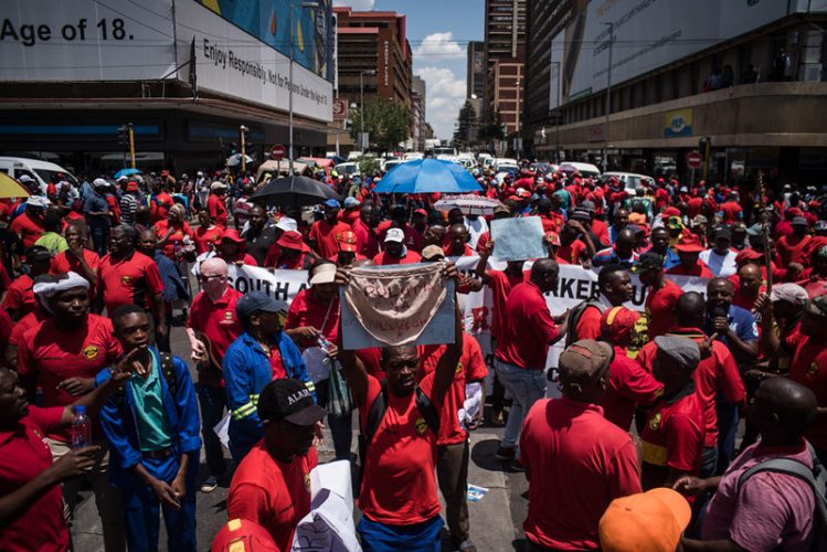 PICS: Get your house in order or we take over, Samwu tells Tshwane ...