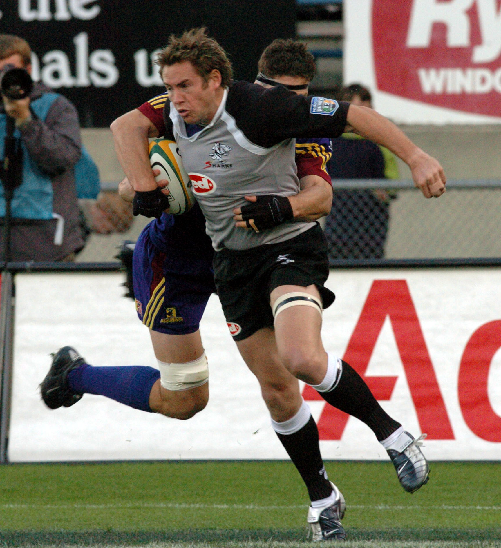 25 years of Super Rugby: Brumbies a class apart in 2004, but a glimmer ...