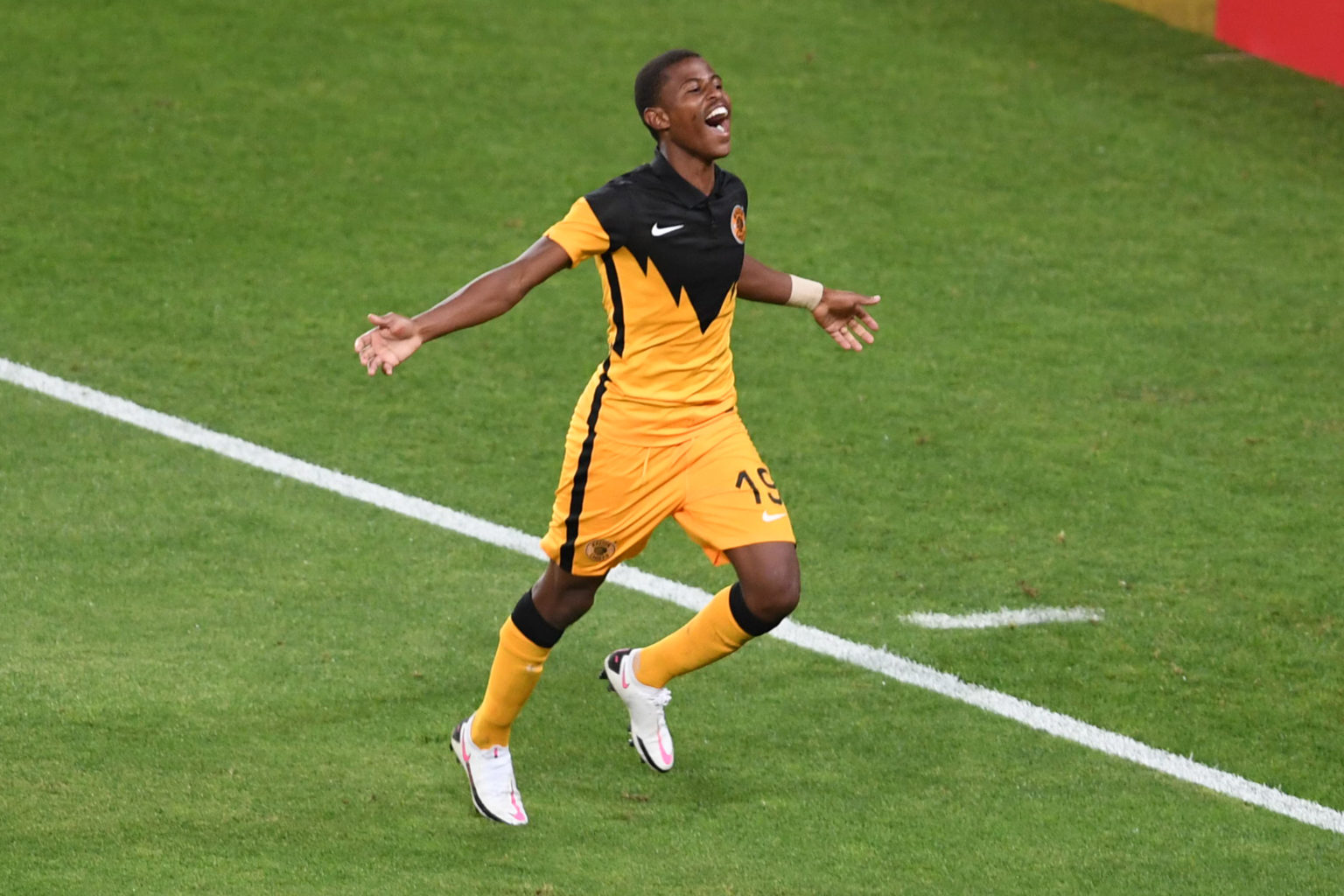 ‘Happy’ Mashiane thanks fans after collecting PSL Goal of the Month ...