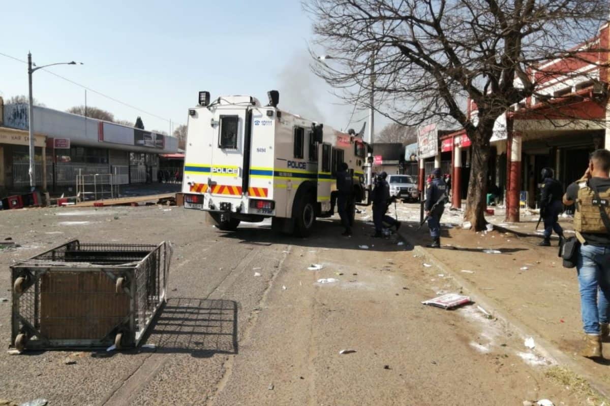 Alexandra residents, shop owners fear for their lives following riots ...