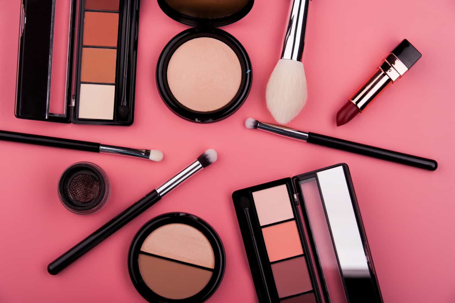 Daily Hacks How To Hide The Bags Under Your Eyes Make Your Scent Last