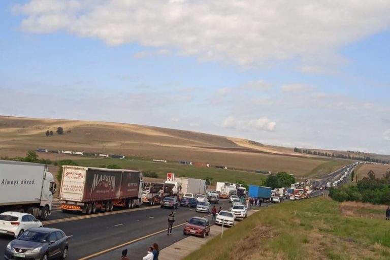 Mbalula to address truck drivers after disruptive N3 protests | The Citizen
