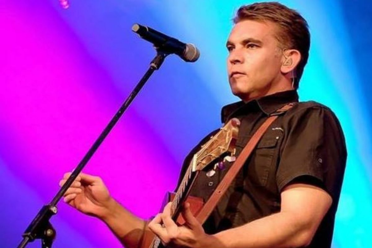 Theuns Jordaan laid to rest in emotionally charged funeral