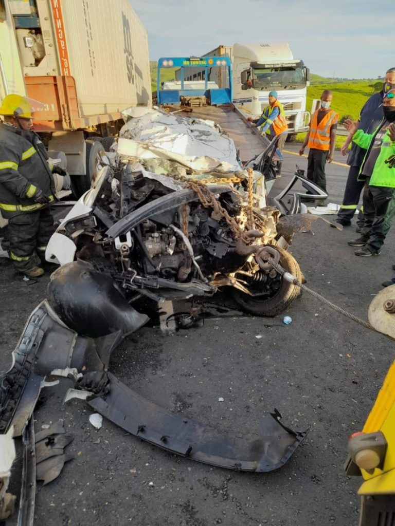 Three killed in N3 crash between truck and car | The Citizen