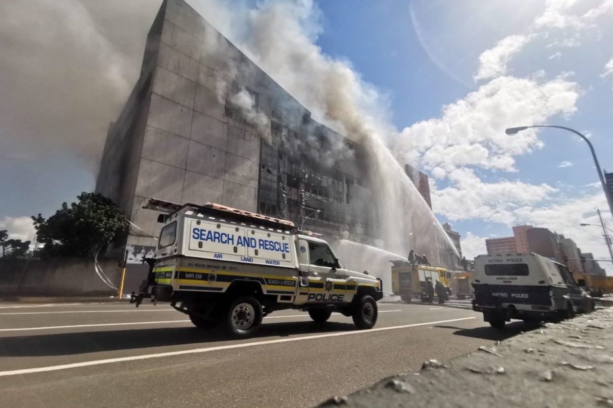 Smoke clouds Durban skyline as CBD fire continues to burn | The Citizen