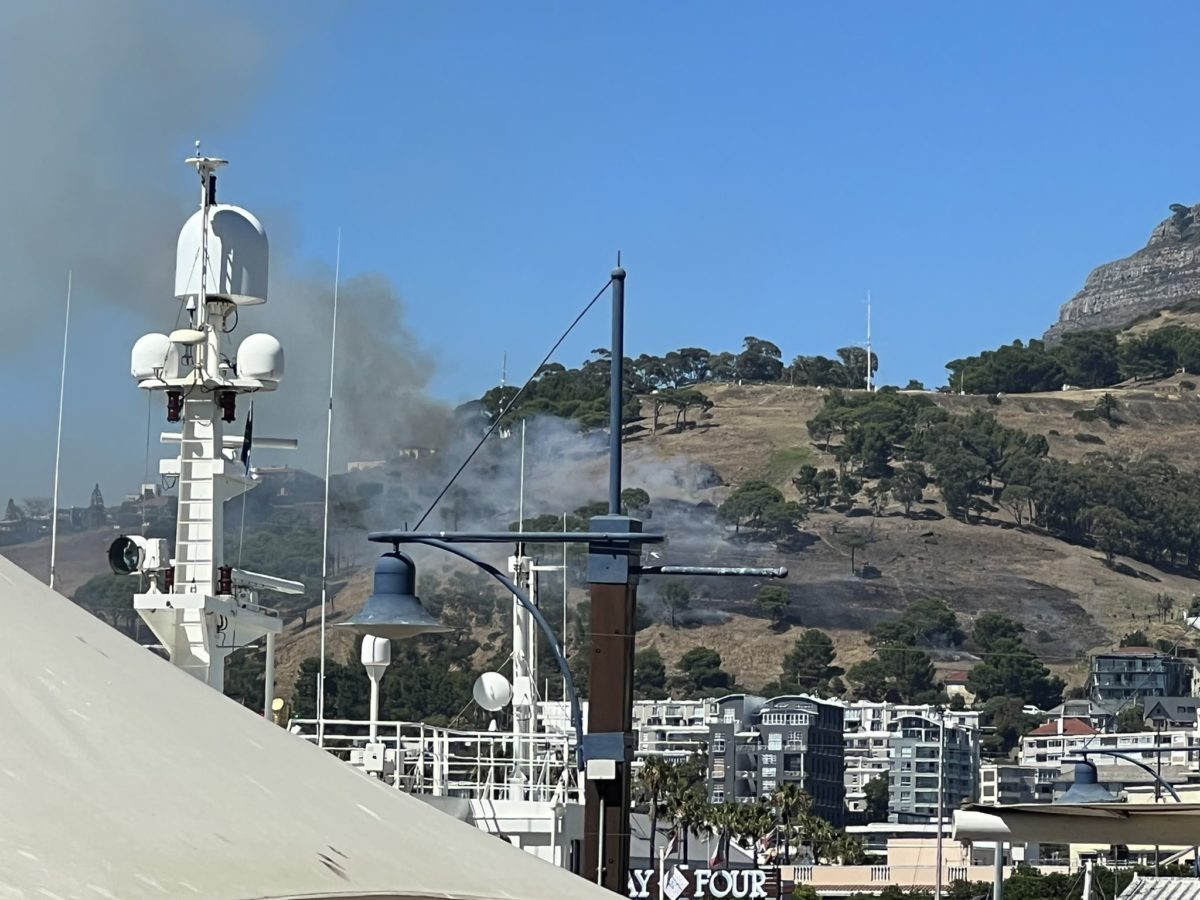 Crew of 75 firefighters contain Signal Hill fire on Saturday | The Citizen