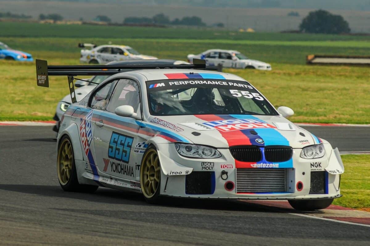 Einkamerer, Garbini set pace on epic day of BMW racing