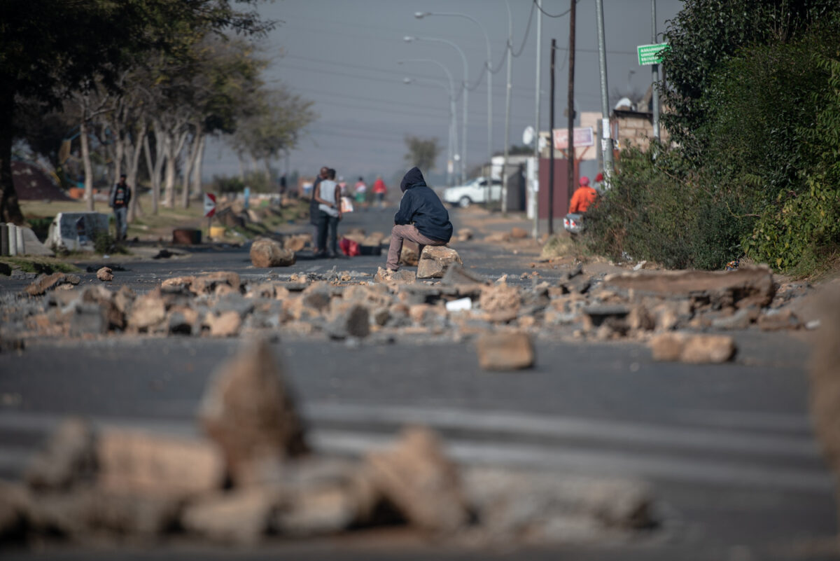 WATCH: Soweto no go as protesting residents block roads
