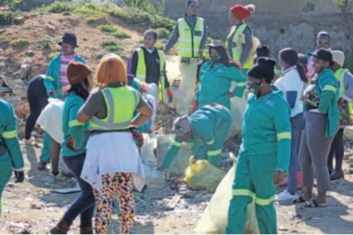 Students and residents clean-up Alexandra | The Citizen