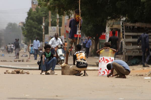 Sudan's Hawsa people block roads after deadly tribal clashes