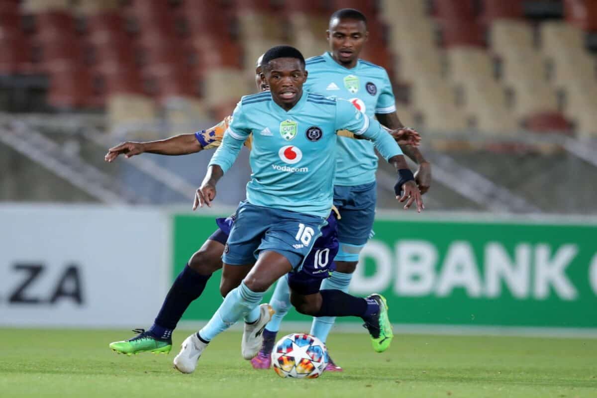 Pirates offer Monare contract