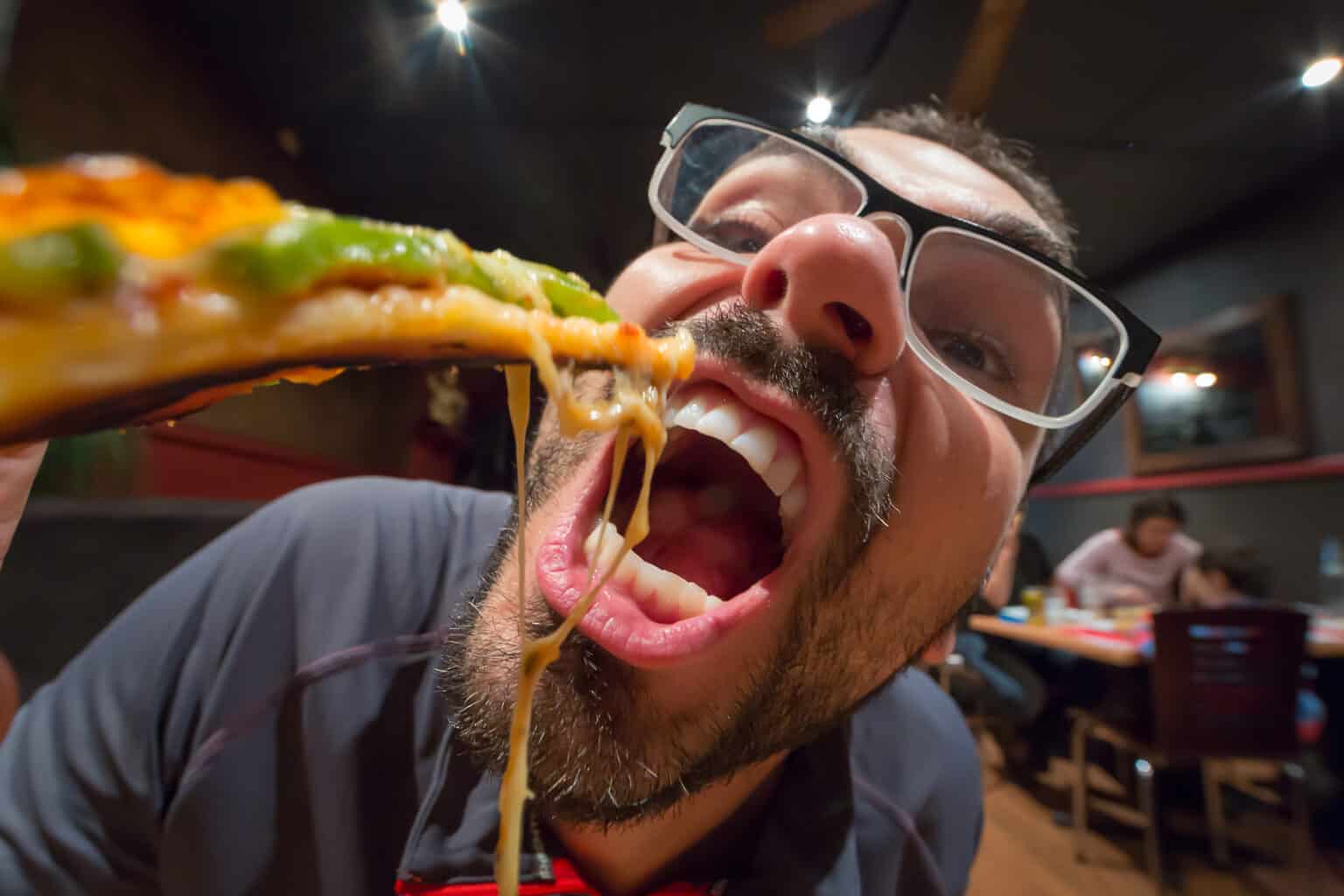 what-manners-why-eating-with-your-mouth-open-is-better
