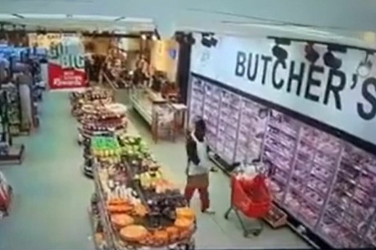 WATCH: Attempted kidnapping or plain stupidity? Mom accuses SPAR ...