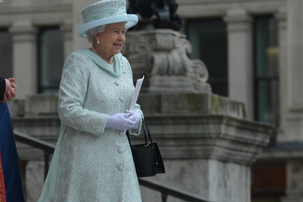 Death certificate reveals Queen Elizabeth II died of 'old age' | The ...