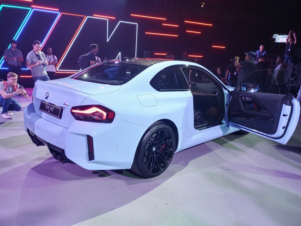 BMW M2, XM and M4 CSL unveiled as star debutants of BMW M Fest