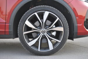 WATCH: Refreshed Volkswagen T-Roc R-Line a surprise worth trocking ...