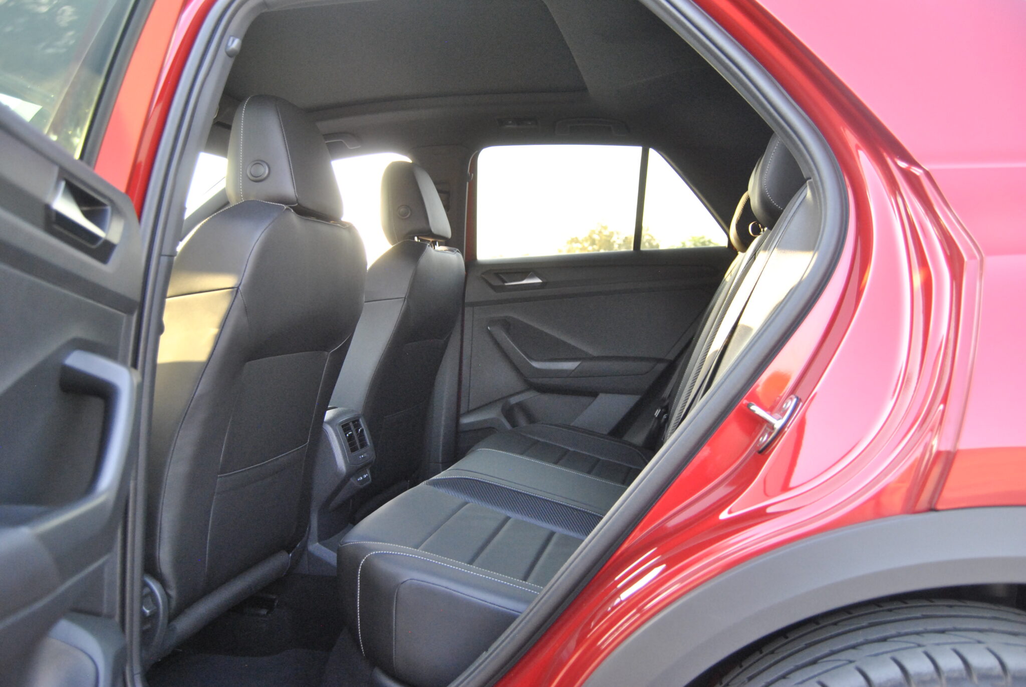 WATCH: Refreshed Volkswagen T-Roc R-Line a surprise worth trocking ...