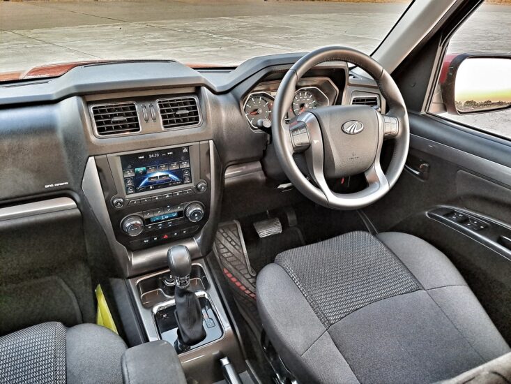 WATCH: Mahindra Pik Up is an old school cool bakkie | The Citizen