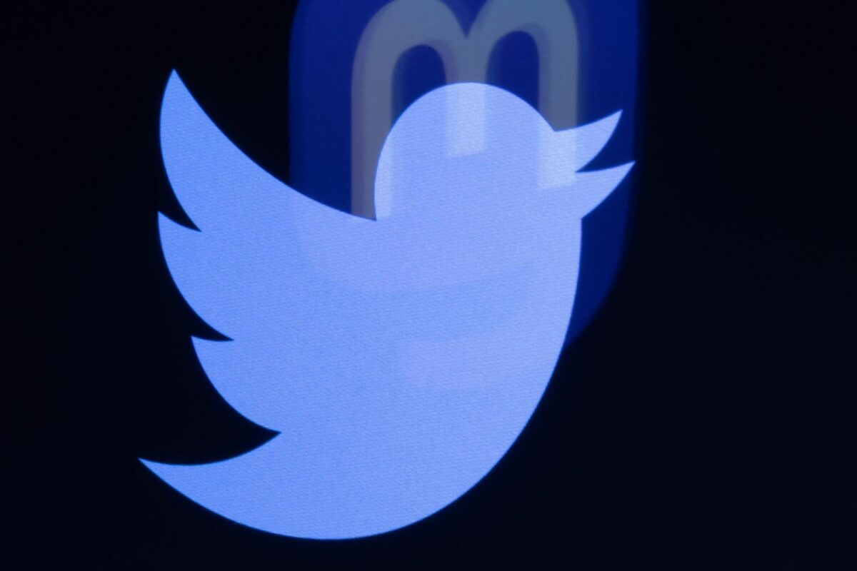 Twitter adds verification badge colours, here's what they mean