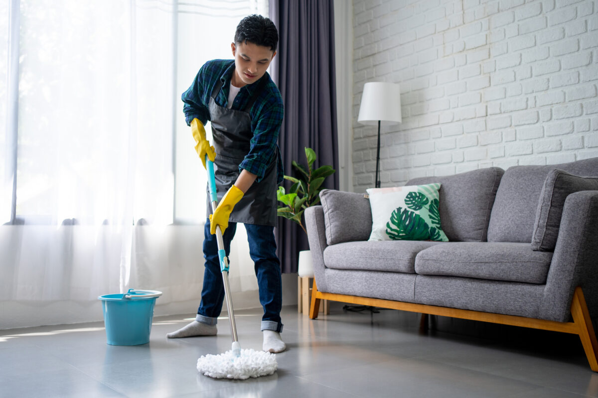 Men urged to train themselves to notice household chores - study