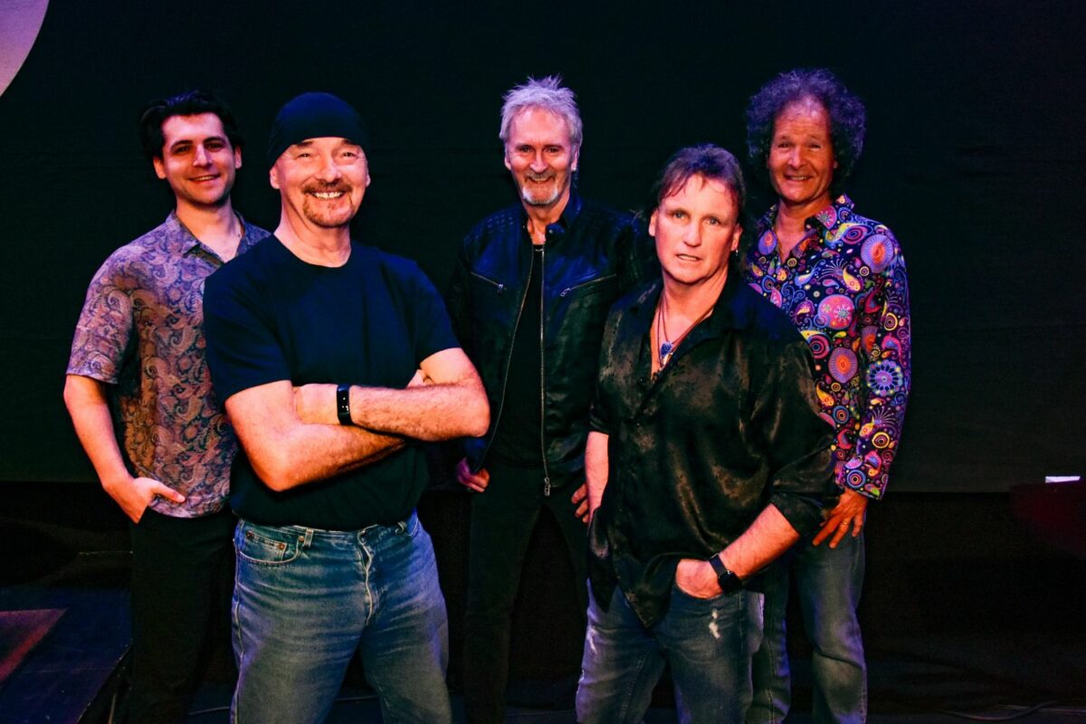 The lead singer of ‘Smokie’, Pete Lincoln, shares his favourite song to ...