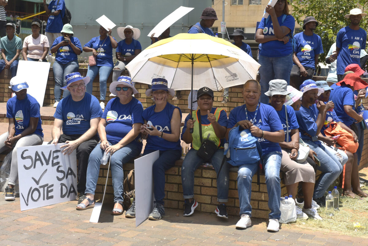 Daily news update: DA march and Hlaudi Motsoeneng's court loss