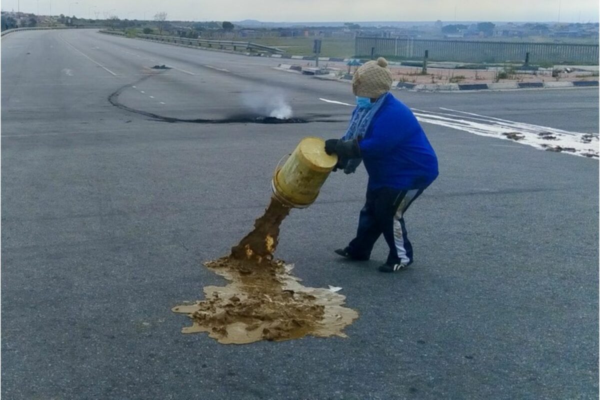 Poo protest in Gqeberha, bucket toilets not cleaned