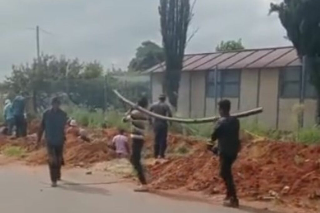 Reiger Park - 'Police are lying' as thieves steal cables