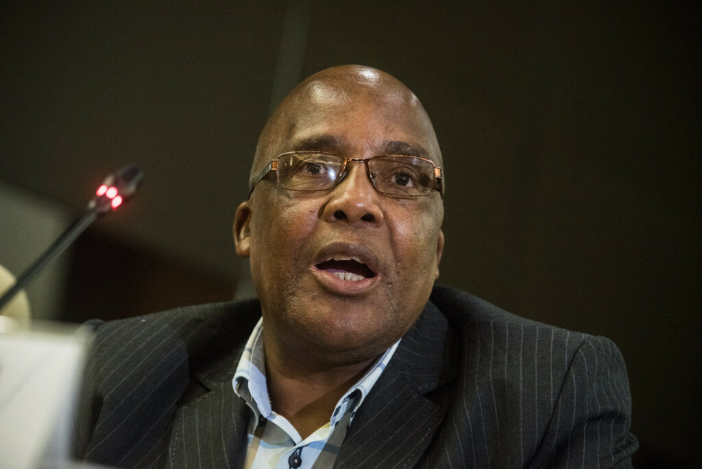 We will not apologise for managing our borders, says Motsoaledi