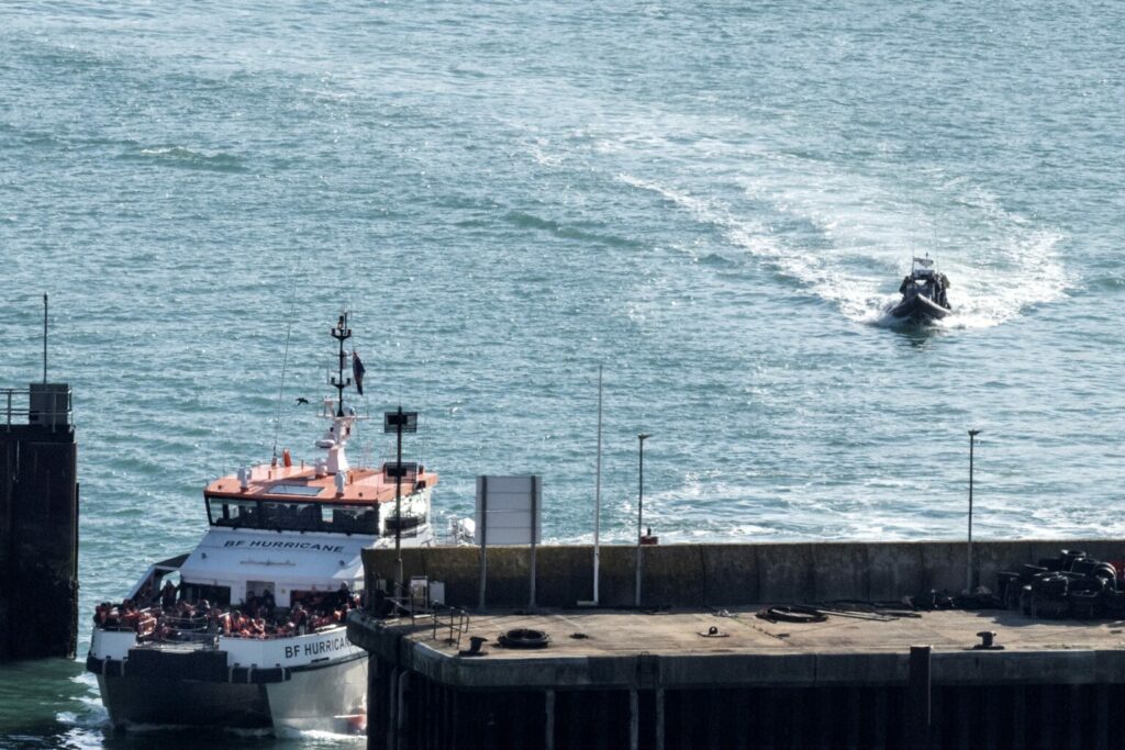 Eight EU nations seek tougher borders to prevent 'migration crisis ...