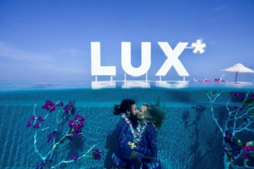 SA couple breaks Guinness World Record for longest underwater kiss