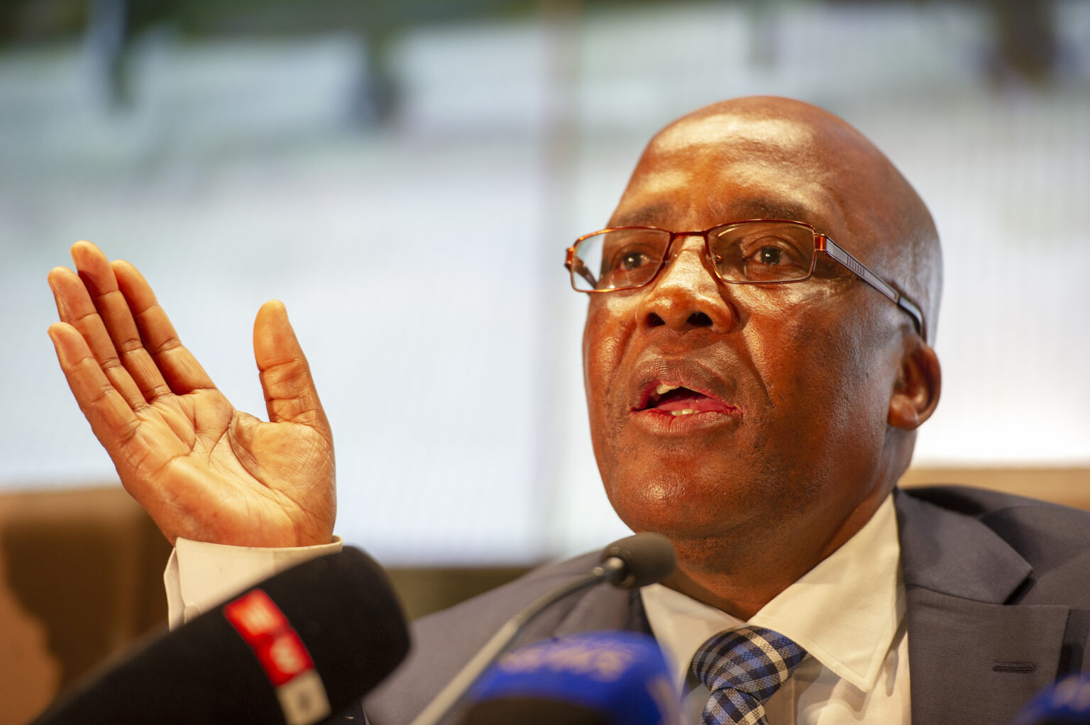 Motsoaledi says SA can’t involve US government in Afghan nationals ...