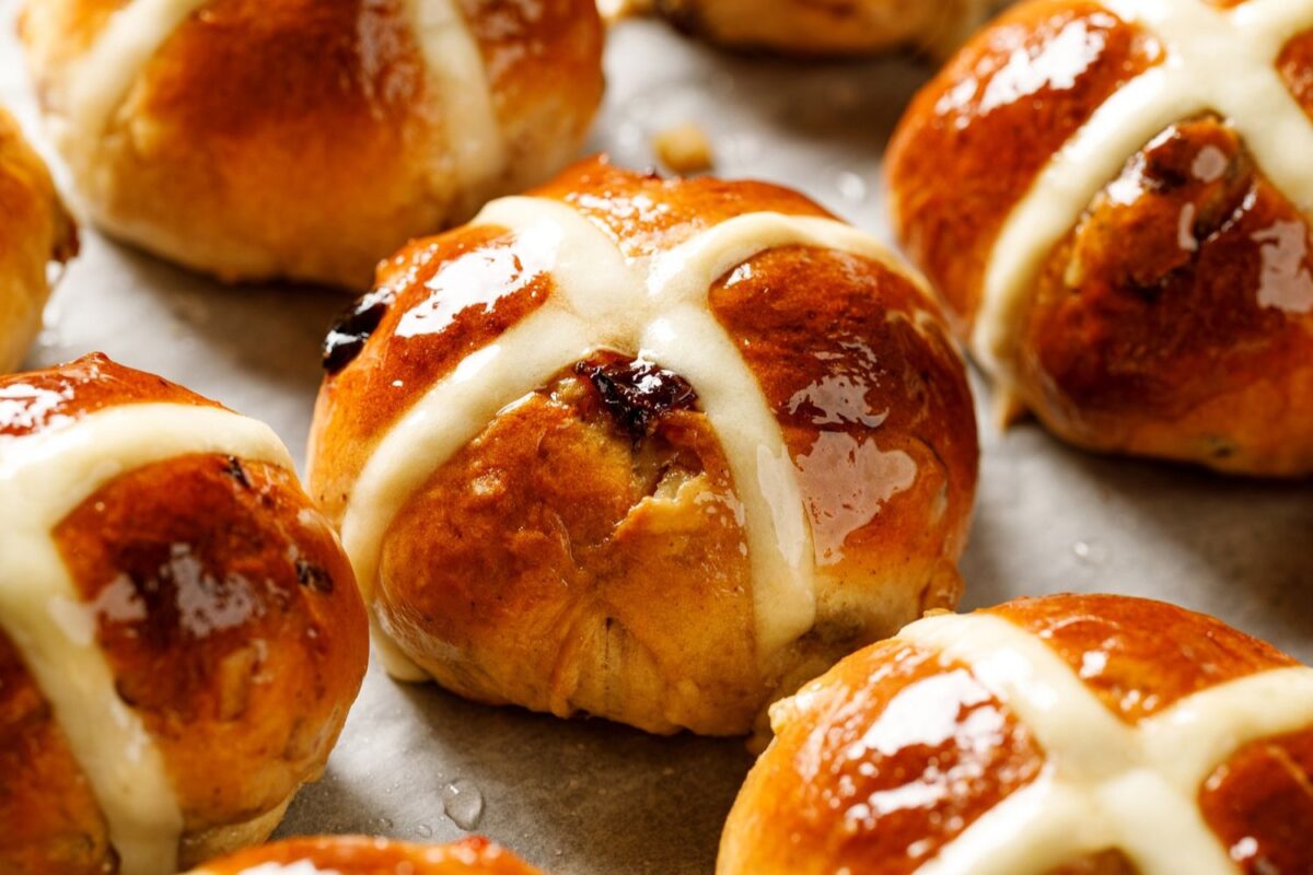 Saturday treat: Nigella's hot cross buns recipe | The Citizen
