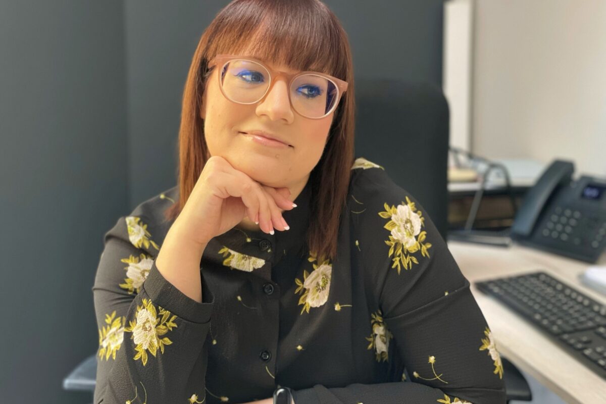 Carte Blanche's Lezanne is switched on and buzzing online