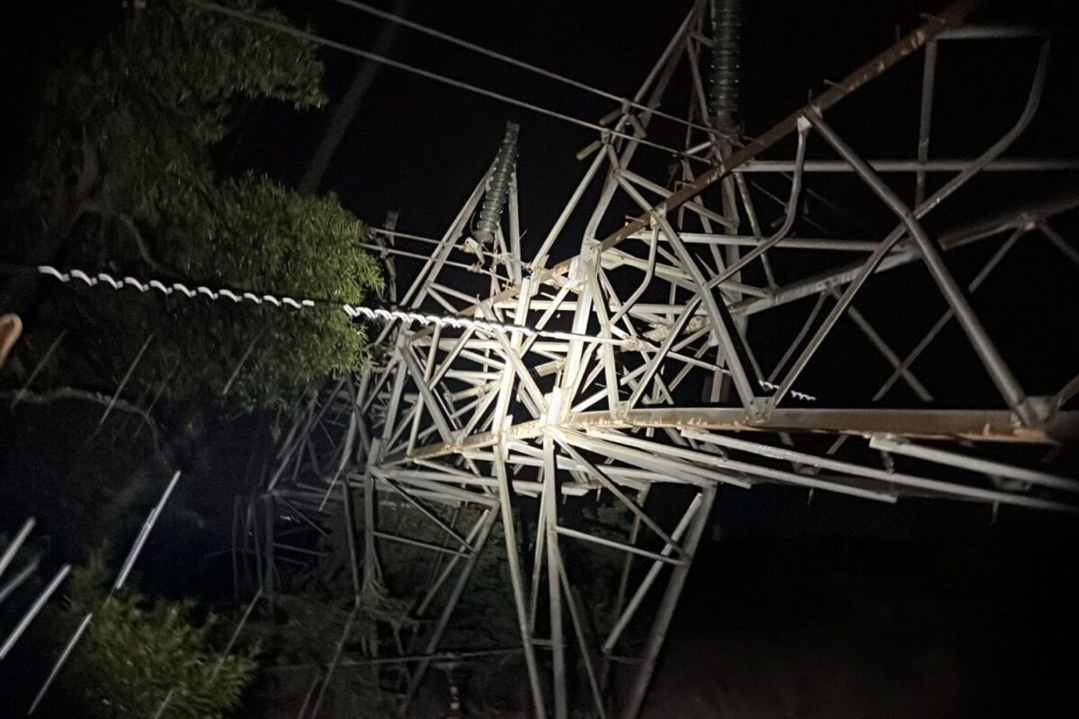 Large parts of Tshwane in the dark after pylon collapses on the N4