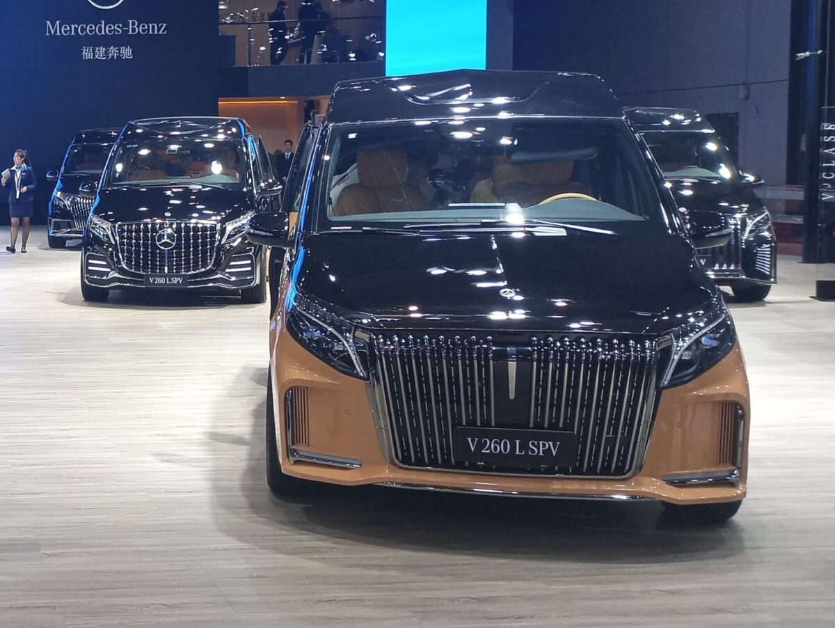 WATCH: How to pimp Mercedes-Benz V-Class van Shanghai-style